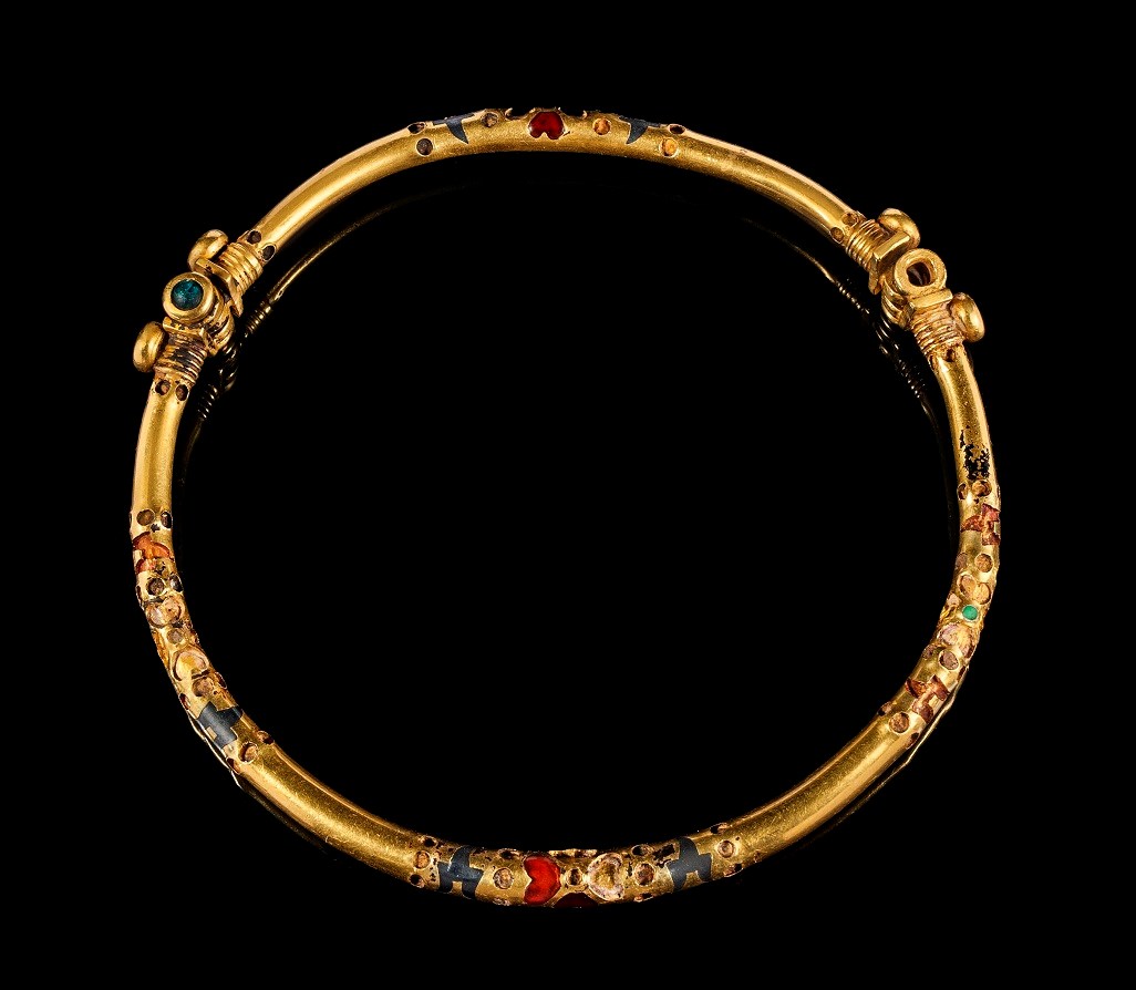 Inlaid Gold Torque | MasterArt